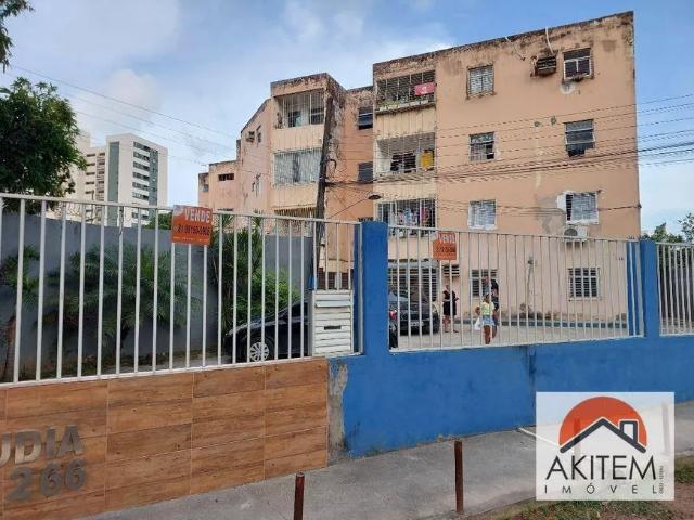 Apartamento com 3 Quartos e 2 banheiros à Venda, 70 m² por R$ 119.990