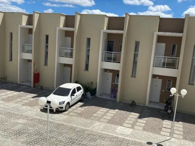 Apartamento com 3 Quartos e 2 banheiros à Venda, 70 m² por R$ 125.000