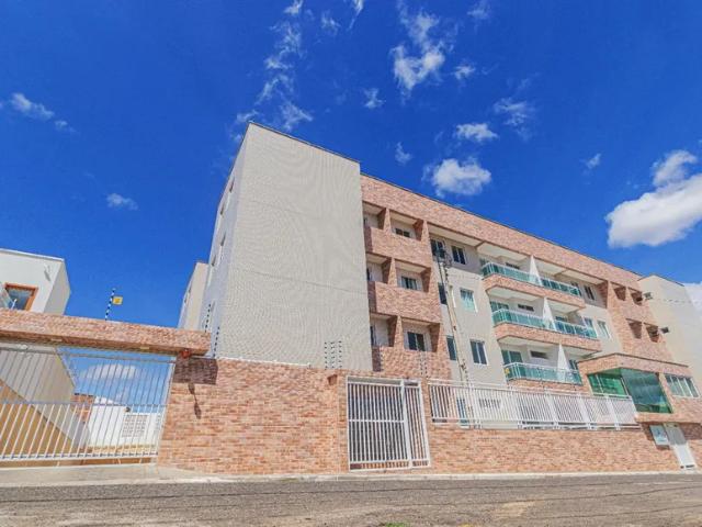 Apartamento com 3 Quartos e 2 banheiros à Venda, 70 m² por R$ 293.500