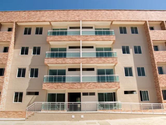 Apartamento com 3 Quartos e 2 banheiros à Venda, 70 m² por R$ 293.500