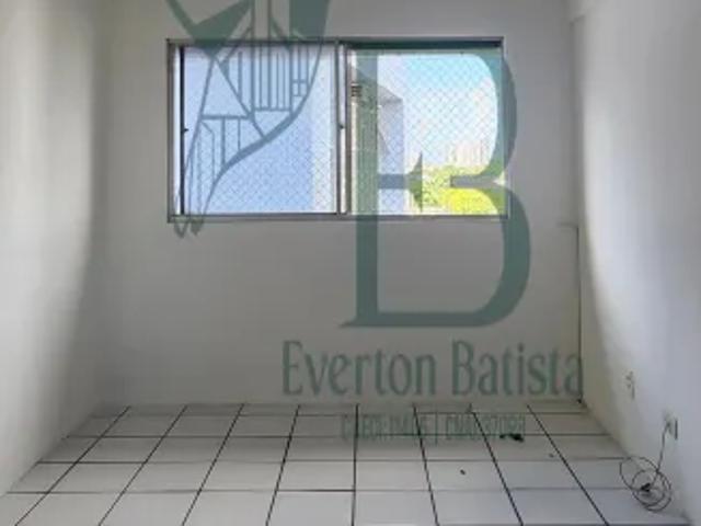 Apartamento com 3 Quartos e 2 banheiros à Venda, 70 m² por R$ 350.000