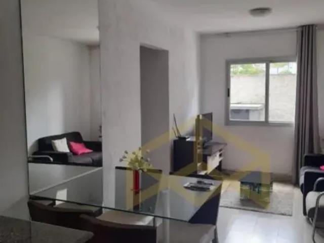 Apartamento com 3 Quartos e 2 banheiros à Venda, 70 m² por R$ 350.000