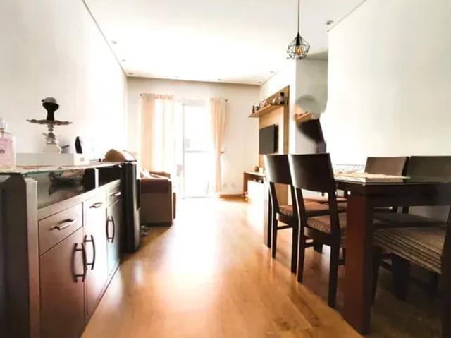 Apartamento com 3 Quartos e 2 banheiros à Venda, 70 m² por R$ 432.000