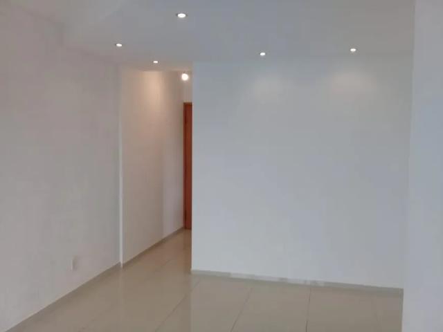 Apartamento com 3 Quartos e 2 banheiros à Venda, 70 m² por R$ 520.000
