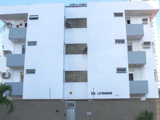 Apartamento com 3 Quartos e 2 banheiros à Venda, 71 m² por R$ 280.000