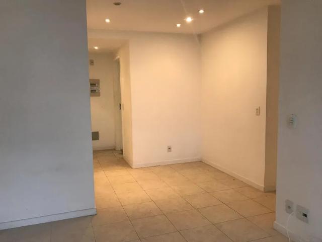 Apartamento com 3 Quartos e 2 banheiros à Venda, 71 m² por R$ 435.000