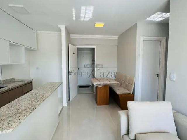 Apartamento com 3 Quartos e 2 banheiros à Venda, 71 m² por R$ 520.000