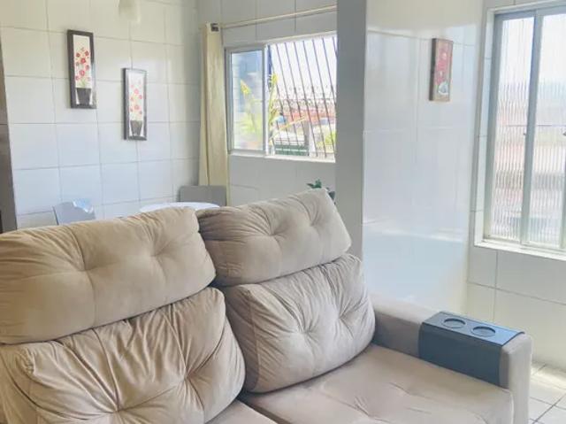 Apartamento com 3 Quartos e 2 banheiros à Venda, 72 m² por R$ 180.000