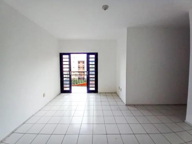 Apartamento com 3 Quartos e 2 banheiros à Venda, 77 m² por R$ 280.000