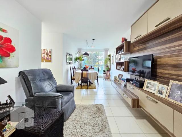 Apartamento com 3 Quartos e 2 banheiros à Venda, 77 m² por R$ 480.000