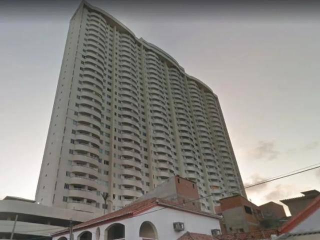 Apartamento com 3 Quartos e 2 banheiros à Venda, 75 m² por R$ 380.000