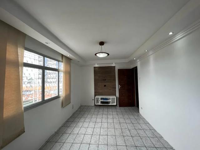 Apartamento com 3 Quartos e 2 banheiros à Venda, 76 m² por R$ 165.000