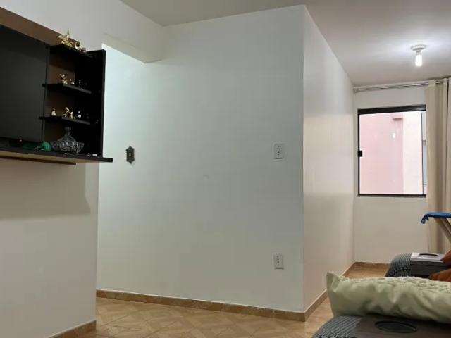 Apartamento com 3 Quartos e 2 banheiros à Venda, 76 m² por R$ 230.000