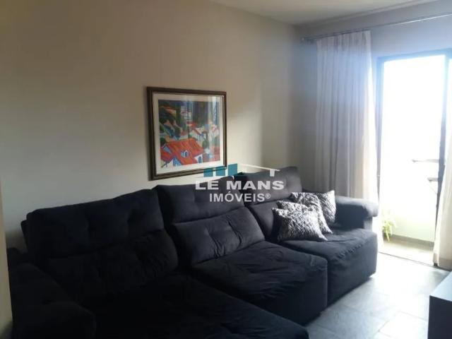 Apartamento com 3 Quartos e 2 banheiros à Venda, 78 m² por R$ 350.000