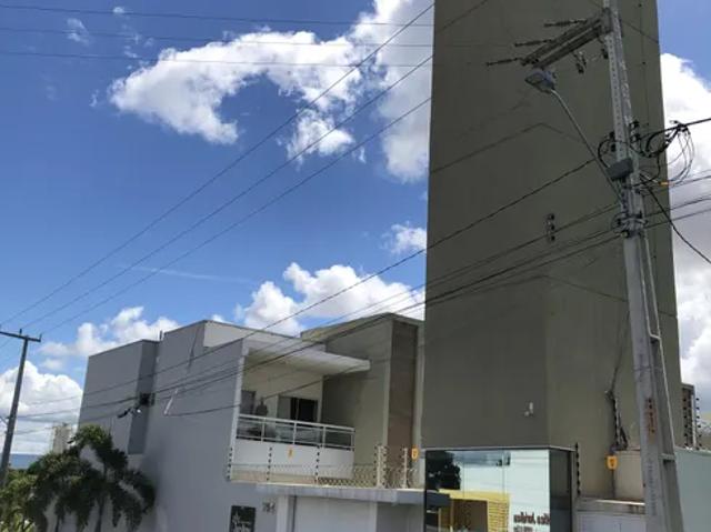 Apartamento com 3 Quartos e 2 banheiros à Venda, 83 m² por R$ 321.000