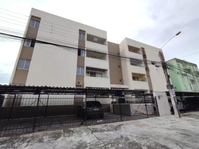 Apartamento com 3 Quartos e 2 banheiros à Venda, 80 m² por R$ 195.000