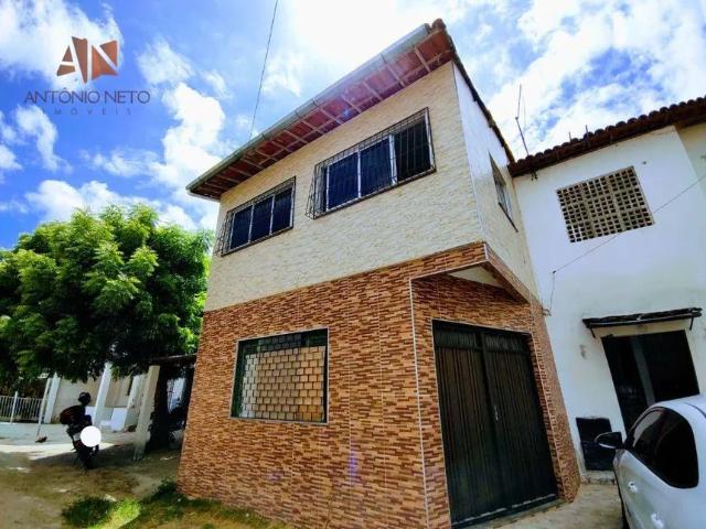 Apartamento com 3 Quartos e 2 banheiros à Venda, 80 m² por R$ 135.000