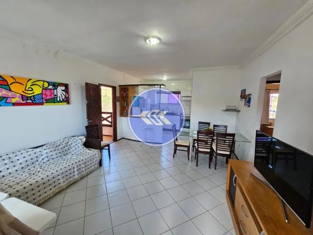 Apartamento com 3 Quartos e 2 banheiros à Venda, 80 m² por R$ 298.000