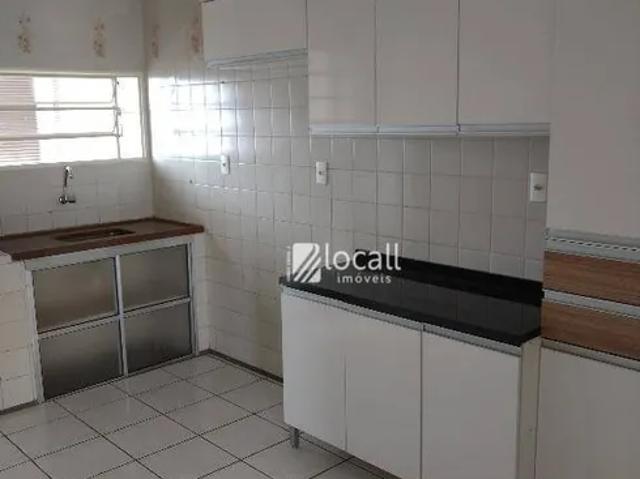 Apartamento com 3 Quartos e 2 banheiros à Venda, 80 m² por R$ 200.000