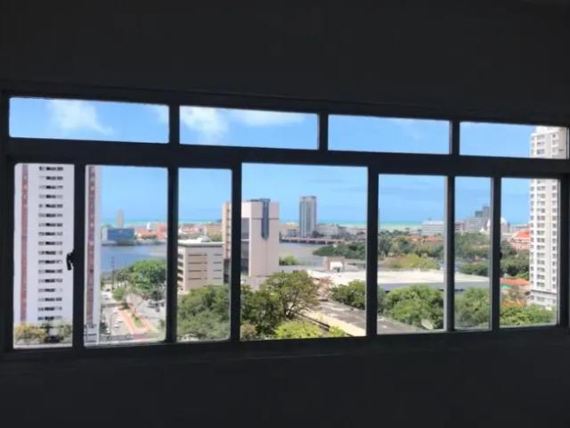 Apartamento com 3 Quartos e 2 banheiros à Venda, 80 m² por R$ 230.000
