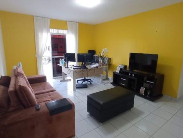 Apartamento com 3 Quartos e 2 banheiros à Venda, 80 m² por R$ 350.000