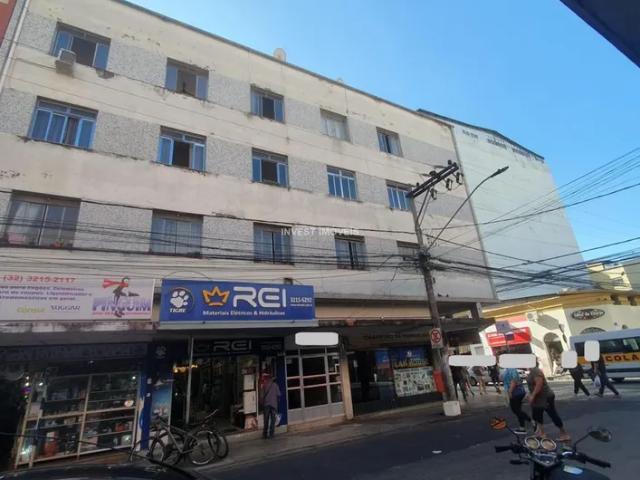 Apartamento com 3 Quartos e 2 banheiros à Venda, 82 m² por R$ 210.000