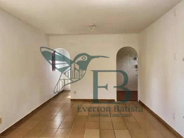 Apartamento com 3 Quartos e 2 banheiros à Venda, 84 m² por R$ 210.000