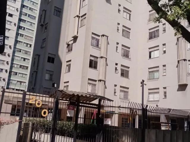 Apartamento com 3 Quartos e 2 banheiros à Venda, 84 m² por R$ 370.000
