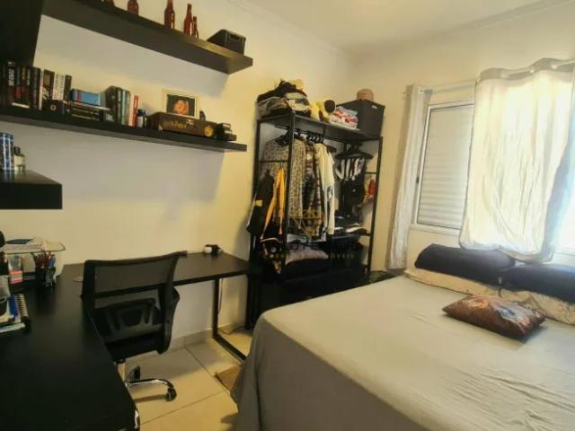 Apartamento com 3 Quartos e 2 banheiros à Venda, 85 m² por R$ 350.000