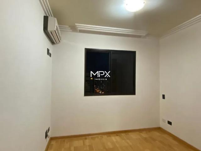 Apartamento com 3 Quartos e 2 banheiros à Venda, 85 m² por R$ 330.000