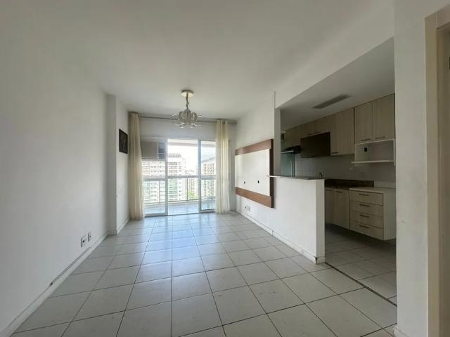 Apartamento com 3 Quartos e 2 banheiros à Venda, 92 m² por R$ 835.000