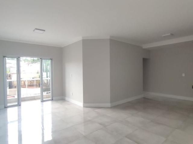 Apartamento com 3 Quartos e 2 banheiros à Venda, 97 m² por R$ 520.000