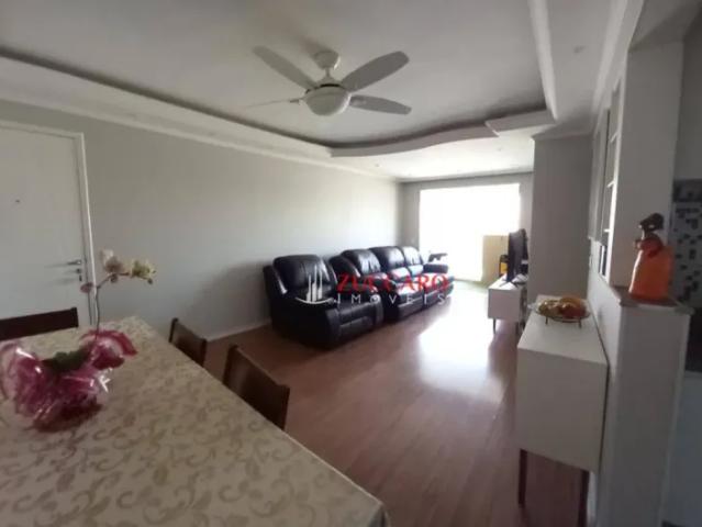 Apartamento com 3 Quartos e 2 banheiros à Venda, 94 m² por R$ 840.000