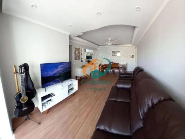 Apartamento com 3 Quartos e 2 banheiros à Venda, 94 m² por R$ 840.000