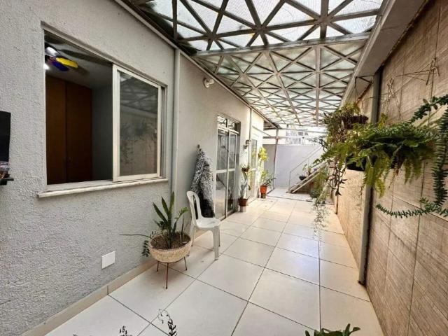 Apartamento com 3 Quartos e 2 banheiros à Venda, 95 m² por R$ 360.000
