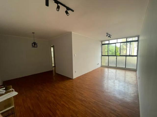 Apartamento com 3 Quartos e 2 banheiros à Venda, 96 m² por R$ 270.000