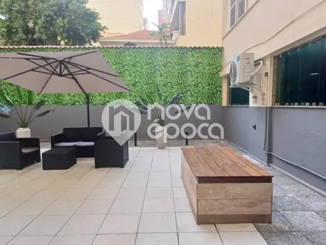 Apartamento com 3 Quartos e 2 banheiros à Venda, 98 m² por R$ 1.300.000