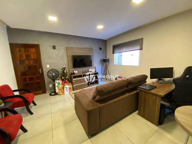Apartamento com 3 Quartos e 2 banheiros à Venda, 101 m² por R$ 300.000