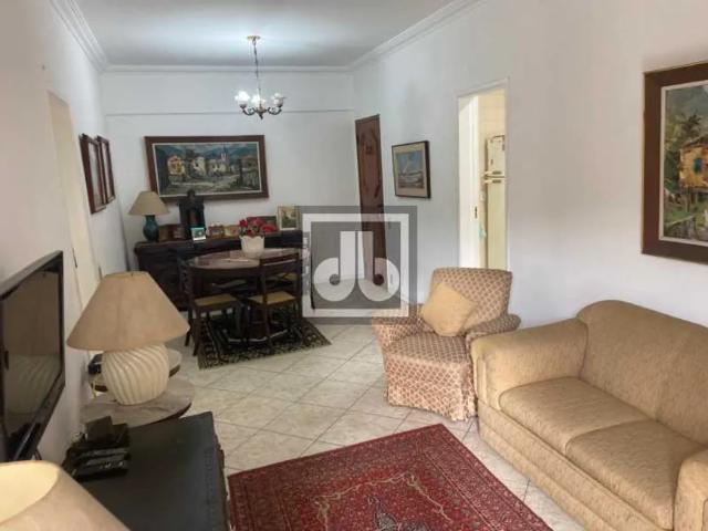 Apartamento com 3 Quartos e 2 banheiros à Venda, 110 m² por R$ 409.000