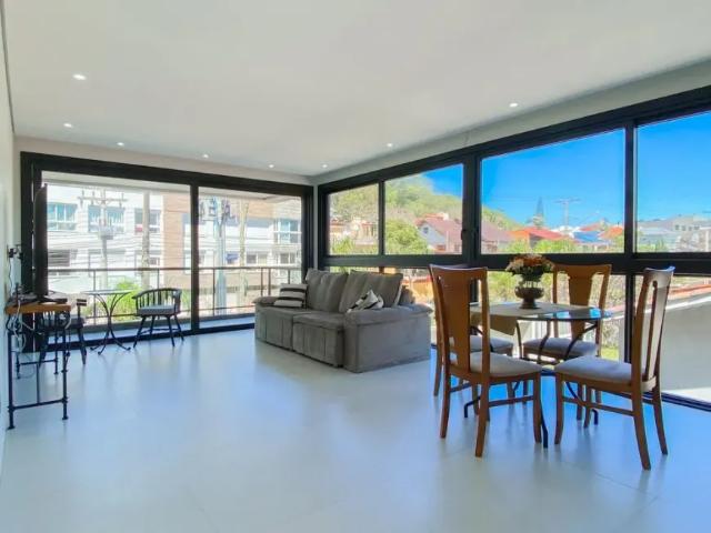 Apartamento com 3 Quartos e 2 banheiros à Venda, 110 m² por R$ 1.390.000