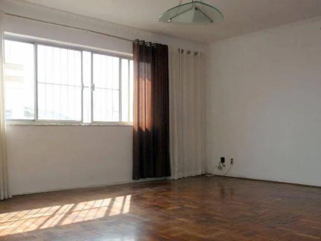 Apartamento com 3 Quartos e 2 banheiros à Venda, 112 m² por R$ 880.000