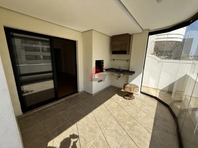 Apartamento com 3 Quartos e 2 banheiros à Venda, 112 m² por R$ 949.000