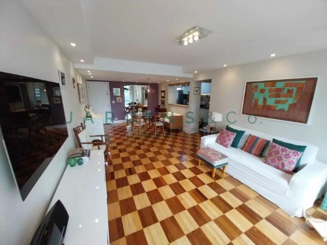 Apartamento com 3 Quartos e 2 banheiros à Venda, 113 m² por R$ 1.800.000