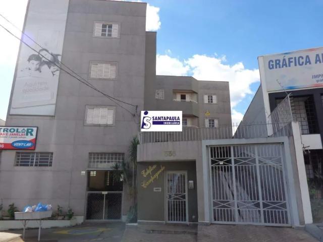 Apartamento com 3 Quartos e 2 banheiros à Venda, 114 m² por R$ 320.000