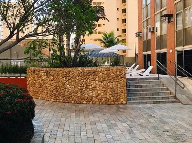 Apartamento com 3 Quartos e 2 banheiros à Venda, 121 m² por R$ 310.000