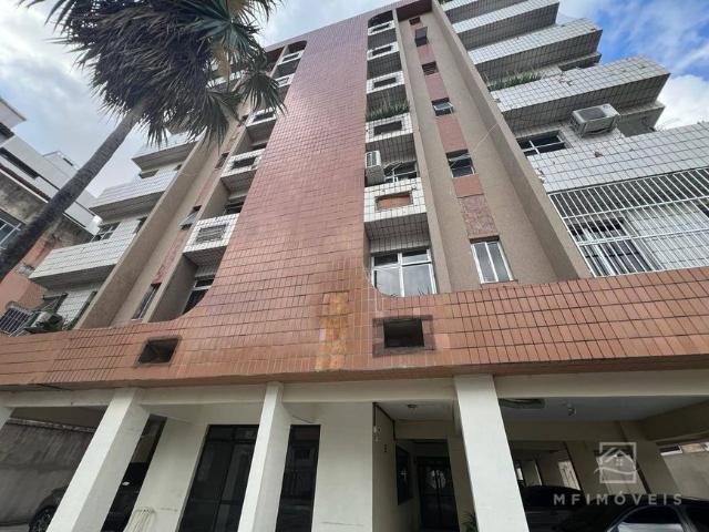 Apartamento com 3 Quartos e 2 banheiros à Venda, 126 m² por R$ 449.000