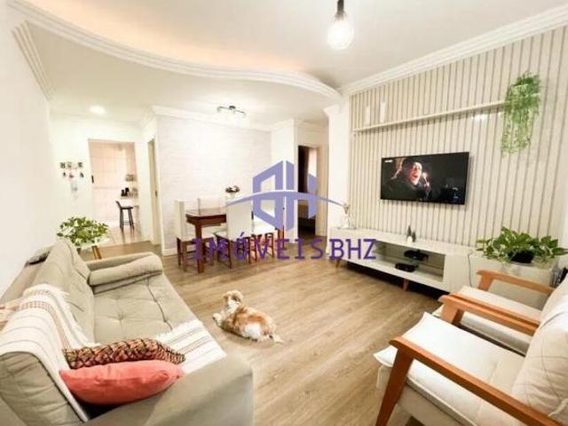 Apartamento com 3 Quartos e 2 banheiros à Venda, 130 m² por R$ 467.000