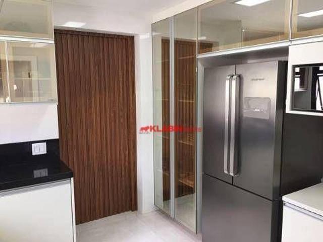 # Apartamento com 3 Quartos e 2 banheiros à Venda, 130 m² por R$ 1.780.000