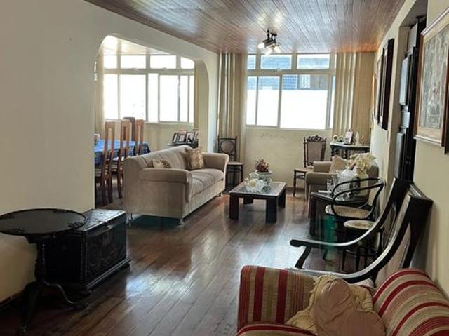 Apartamento com 3 Quartos e 2 banheiros à Venda, 137 m² por R$ 530.000