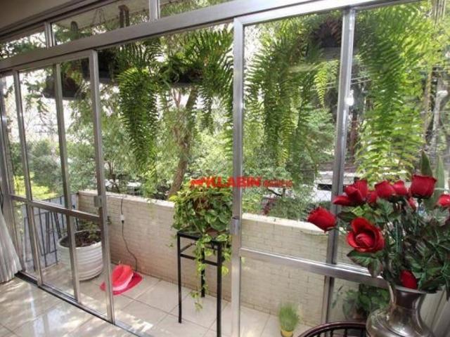 # Apartamento com 3 Quartos e 2 banheiros à Venda, 176 m² por R$ 1.350.000
